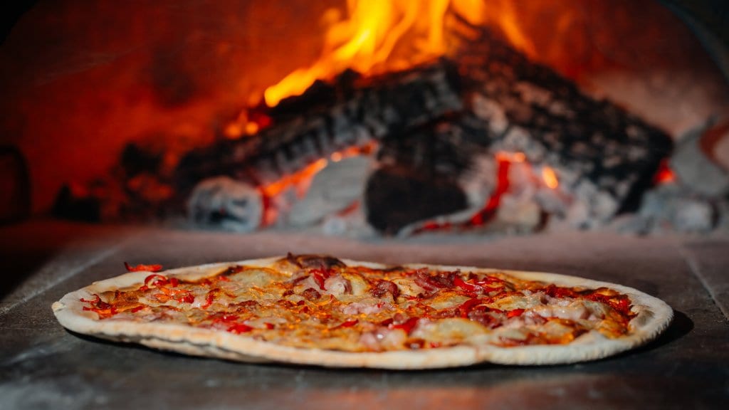 Pizza Around the World: Cultural Delights and Regional Twists – Food ...